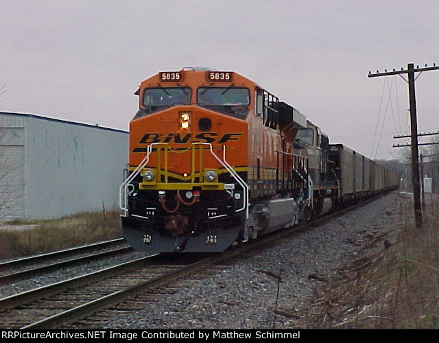BNSF 5835